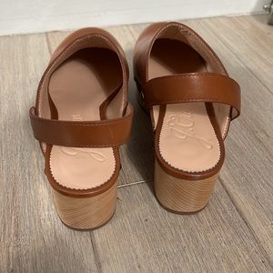 J. Crew | Shoes | J Crew Convertible Leather Clogs Size 7 Euc Rich Oak ...